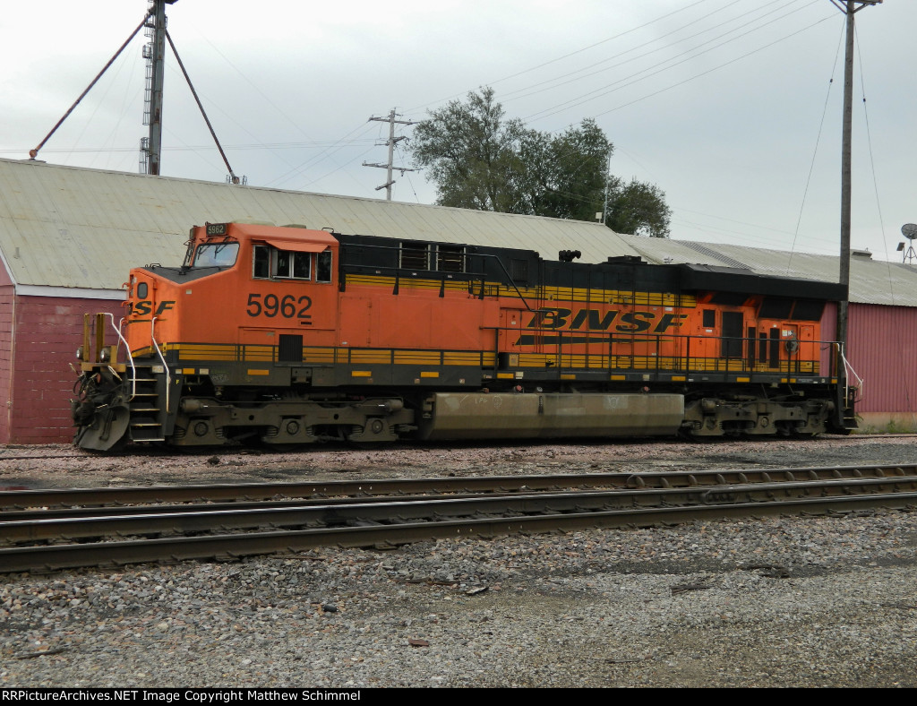 BNSF 5962